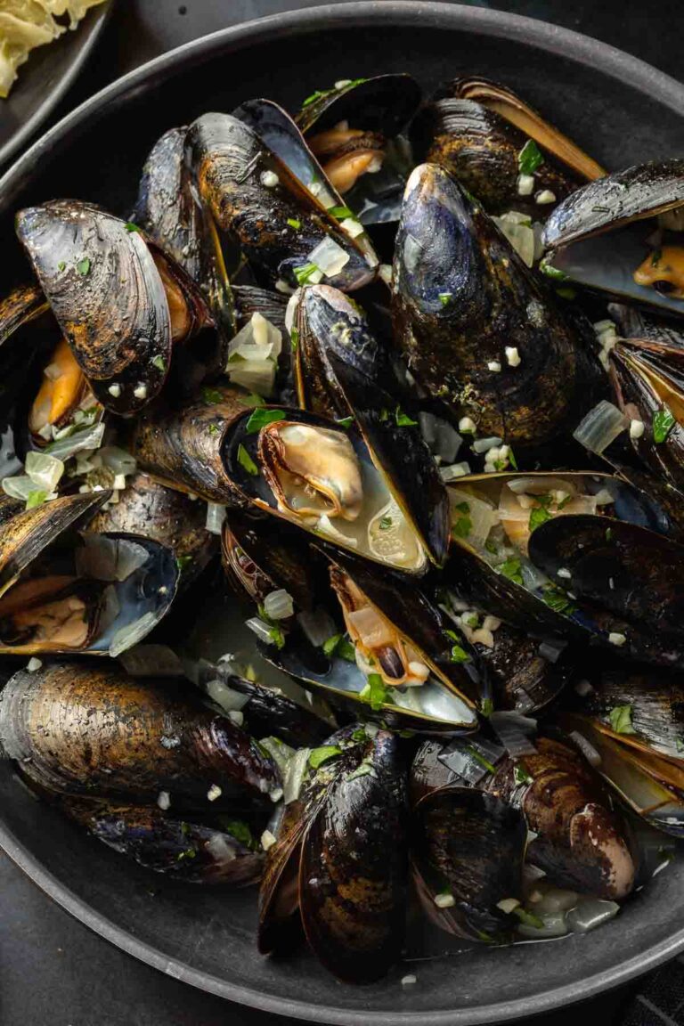 Beer Steamed Mussels (Moules Marinieres) - Simply Whisked